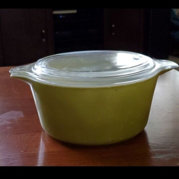 Pyrex | Kitchen | 2 Pyrex Vintage Casseroles Avocado Green 5q And 25qcomes With Lids | Poshmark
